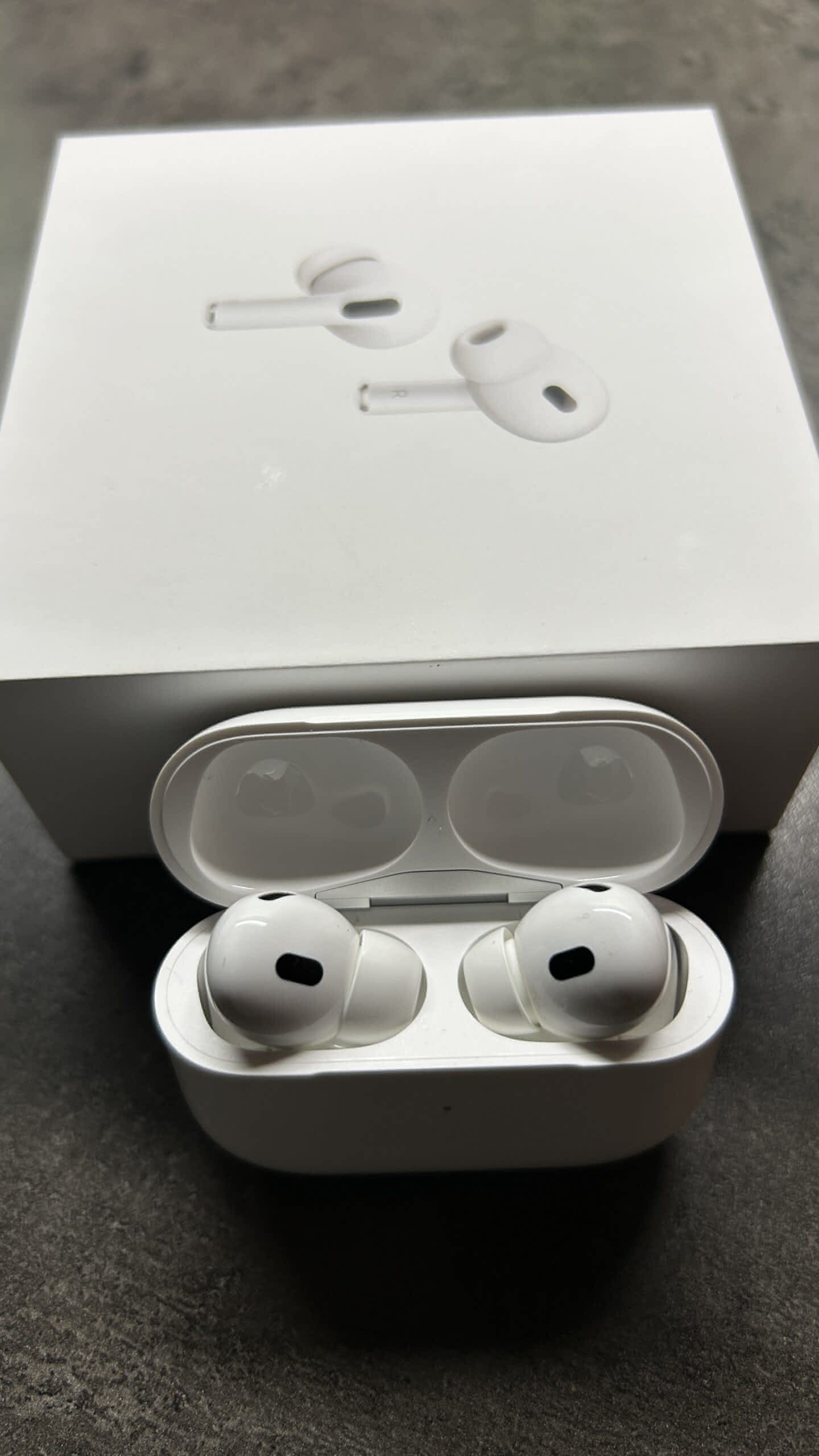 売ります Apple AirPods Pro 2 (model 2024) - Apple バザール