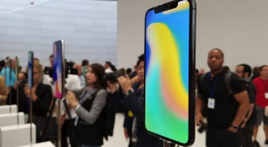 Touch ID 為 iPhone X 根本不在計畫之中。既不在顯示器下，也不在背面—— Letem svetem Applem