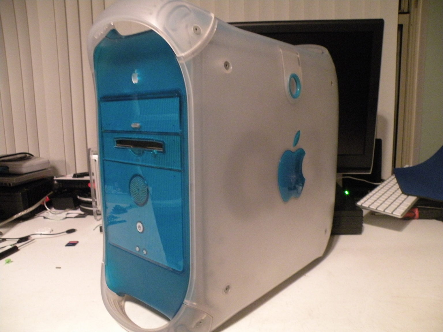 Dnes je to přesně 18 let, co Apple představil modrobílý Power Mac G3 ...