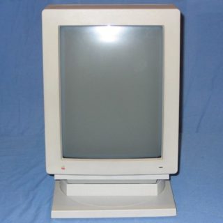 Apple dokładnie 29 lat temu wprowadził na rynek wyświetlacz Macintosh ...
