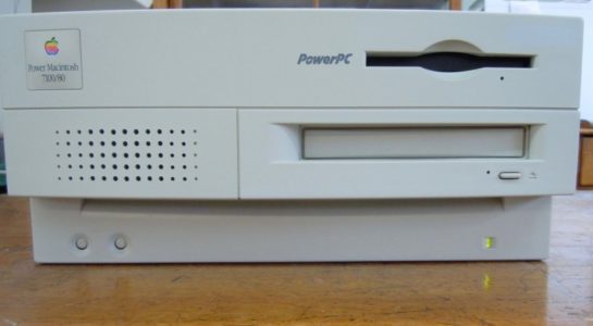 Apple představil přesně před 24 lety legendární Power Macintosh 7100 ...