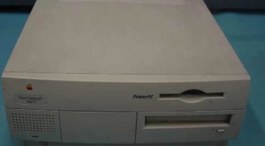 Apple představil přesně před 24 lety legendární Power Macintosh 7100 ...