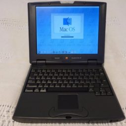 Předchůdce MacBooku Air dnes slaví 22. narozeniny – Letem světem Applem