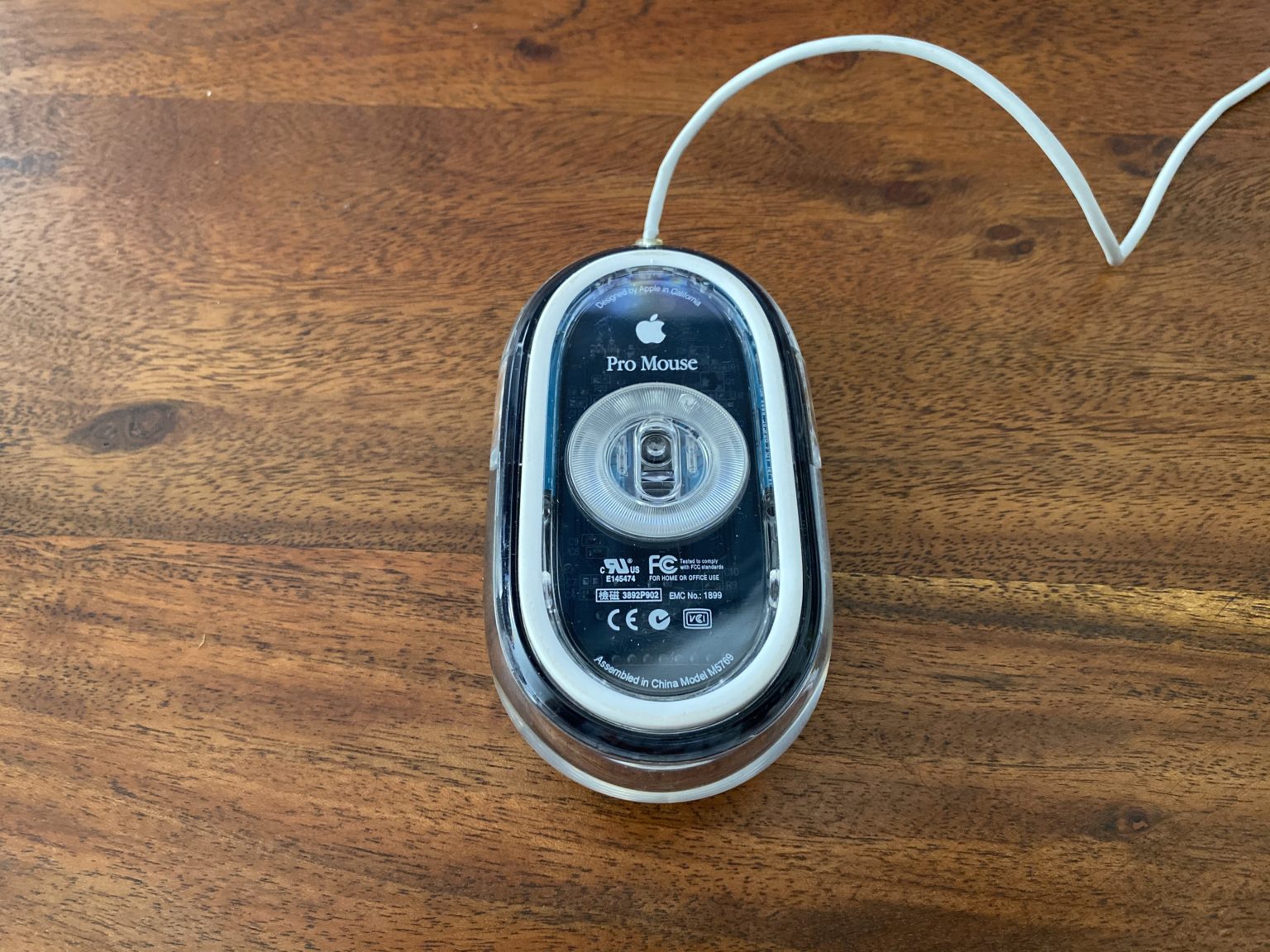 Vzpomínky na Apple: nádherná Apple Pro Mouse – Letem světem Applem