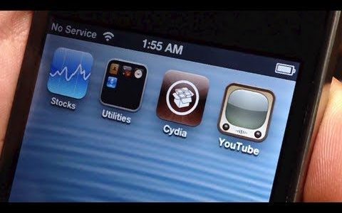 První iPhone dnes slaví 14 let. Připomeňte si, jak jej Steve Jobs světu ...