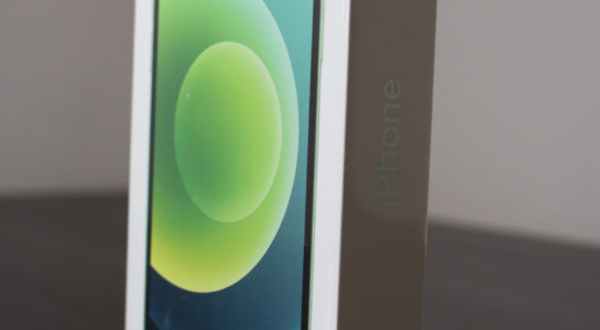 Unboxing iPhone 12 in submission LsA - LSA Magazine