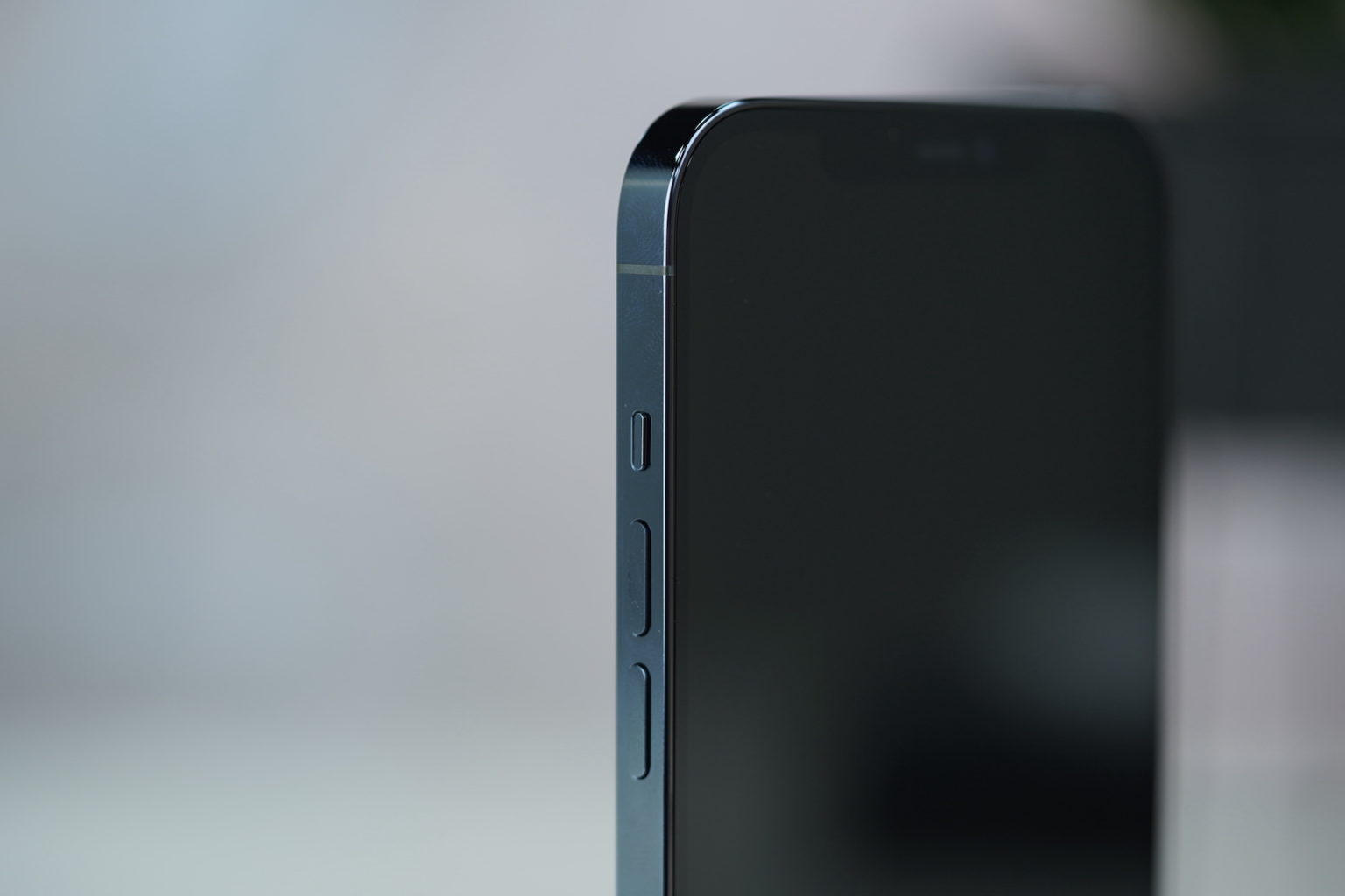 Ang aming mga unang impression sa iPhone 12 Pro Max: Isang higanteng ...