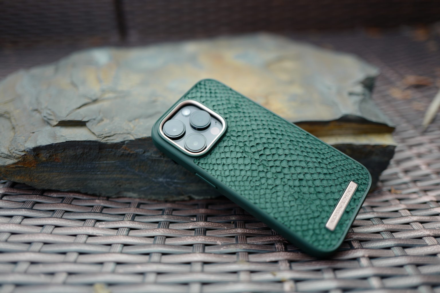 Recenze Njord byElements pro iPhone 14 Pro: Elegantní a odolné obaly ...