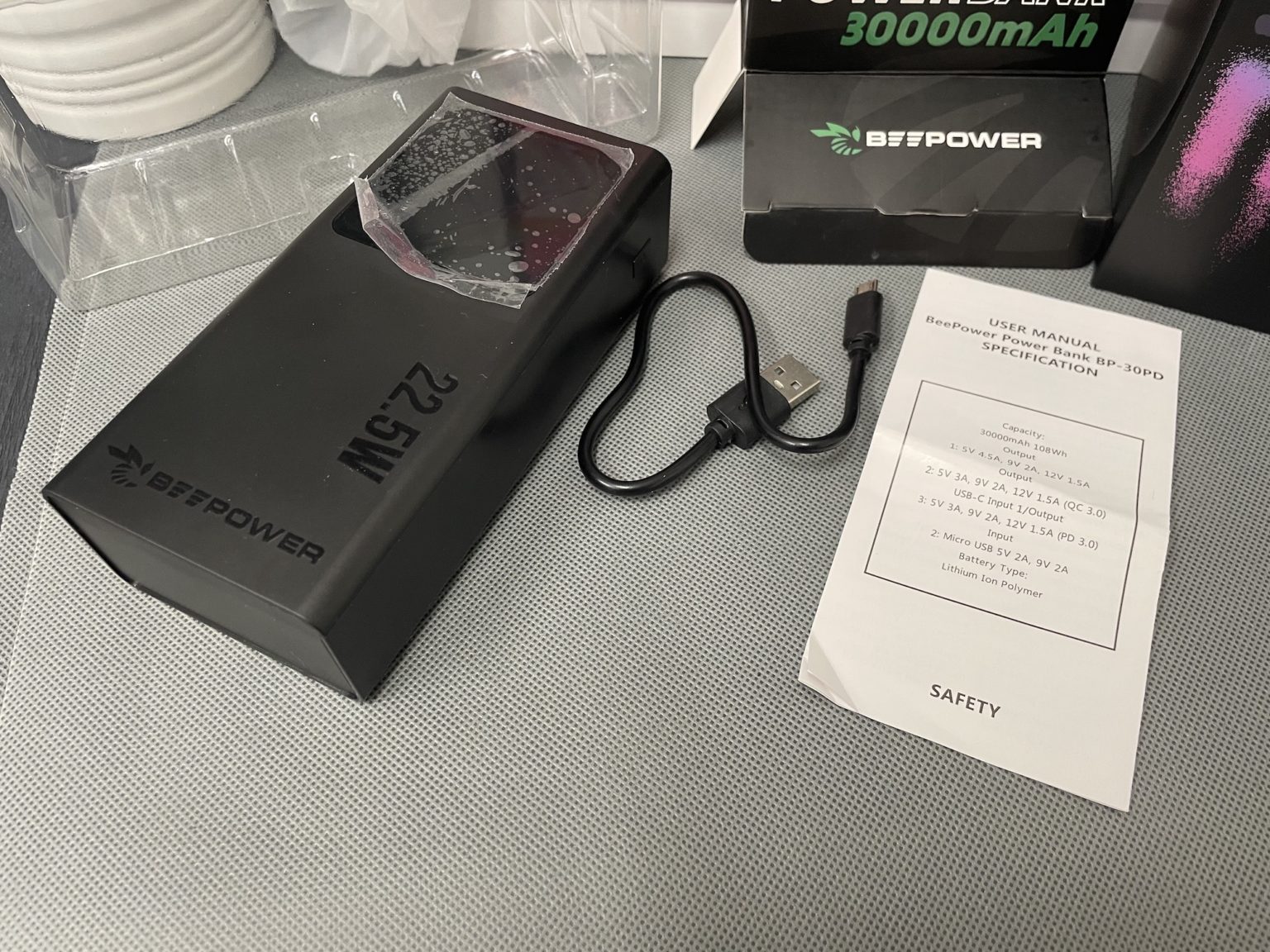 Recenze powerbanky BeePower BP-30PD: Kapacita 30.000 mAh a skvělá ...