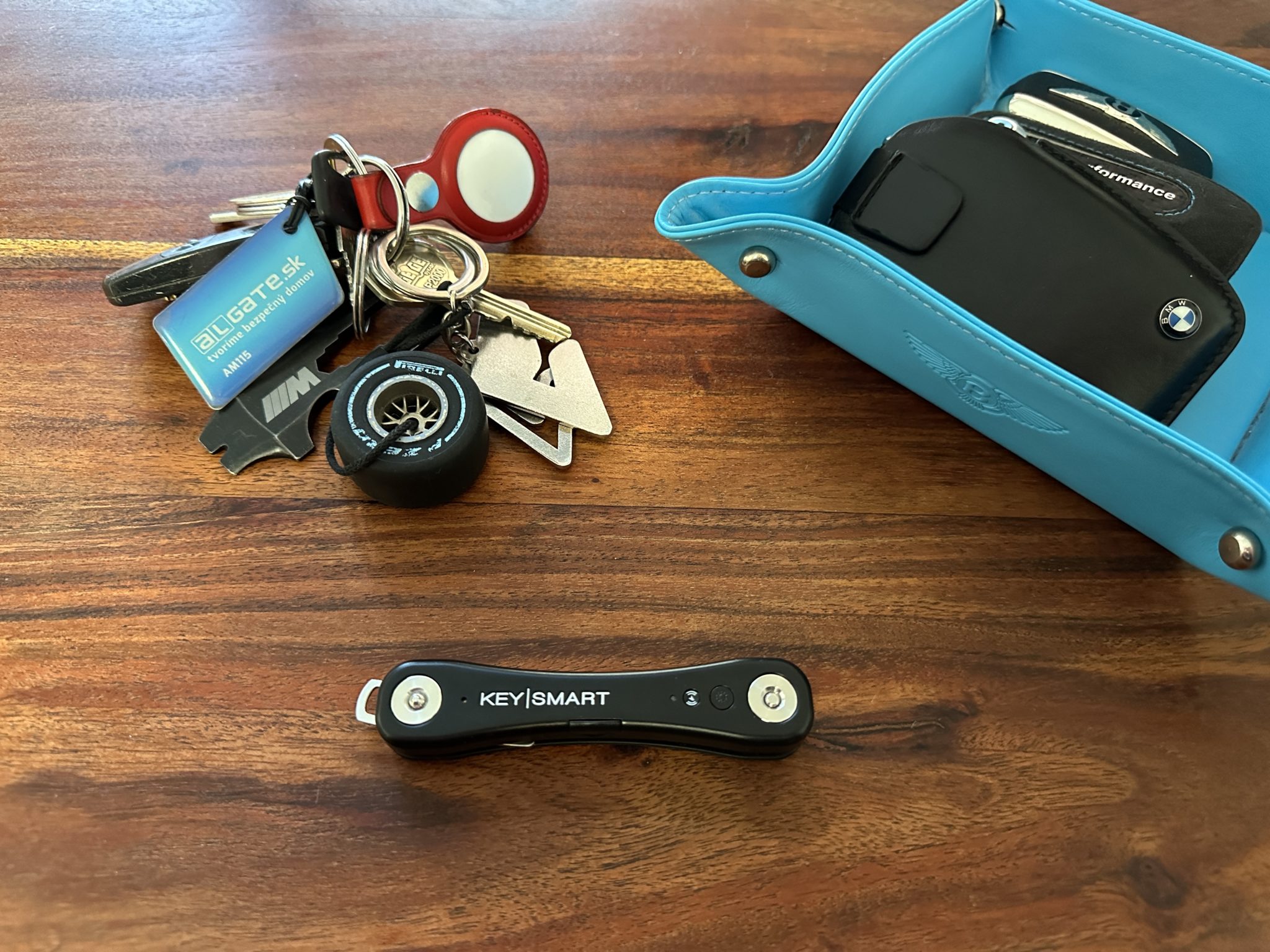 Recenze organizéru klíčů KeySmart iPro s Apple Find My, který si ...