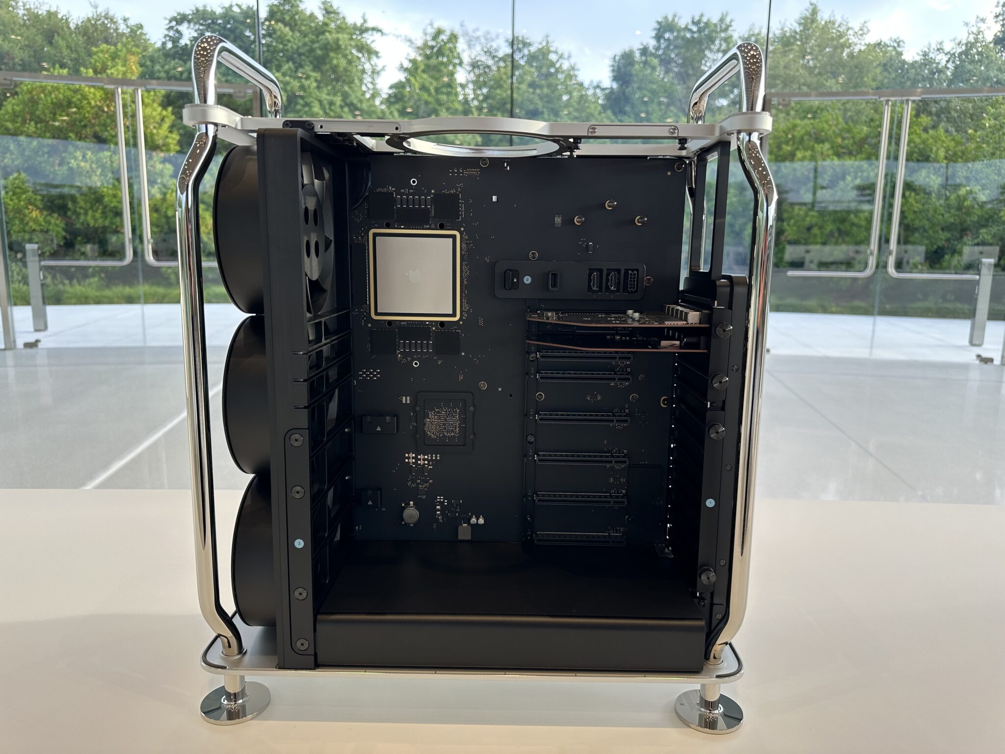 The 10 most expensive products in history Apple: Luxury, performance ...