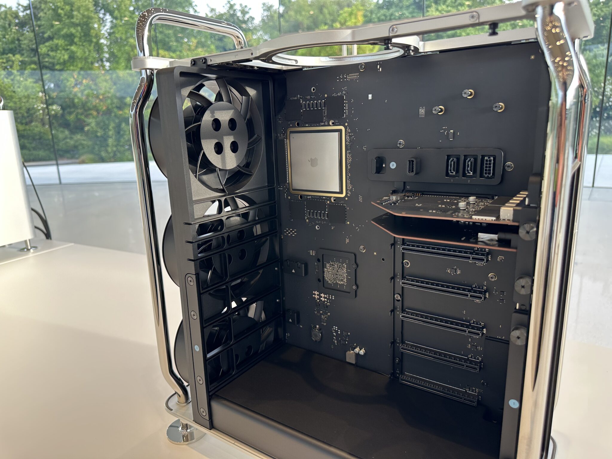 The 10 most expensive products in history Apple: Luxury, performance ...