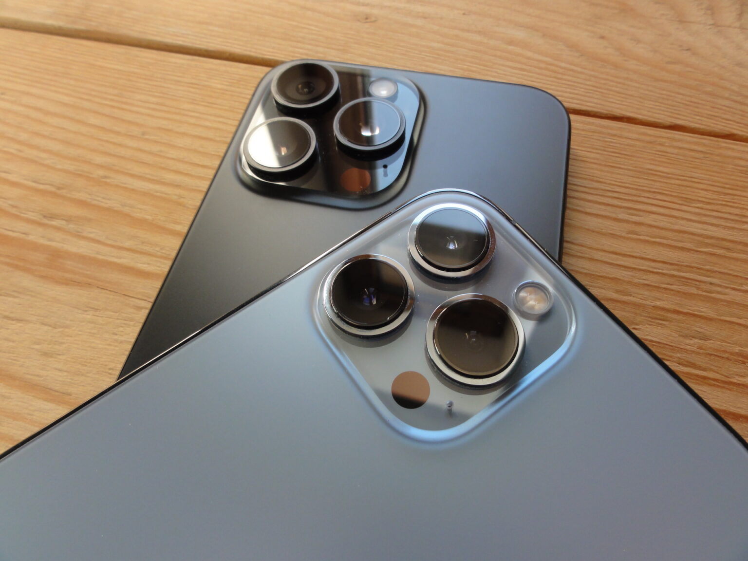 iPhone 15 Pro Max vs. iPhone 13 Pro Max: Jak moc se za dva roky ...