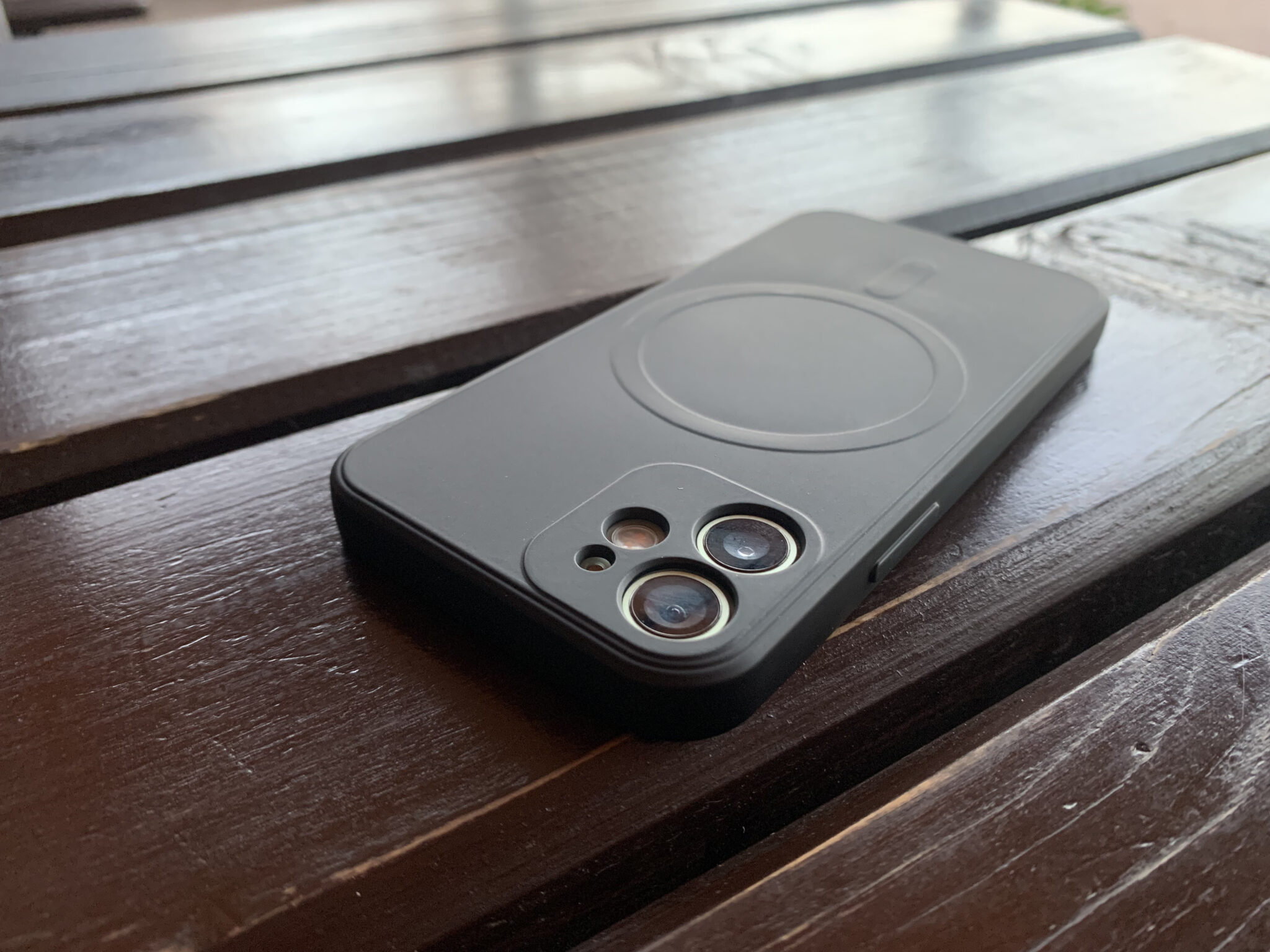 Recenze krytu pro iPhone Swissten Soft Joy Magstick: Minimalismus s podporou MagSafe – Letem ...