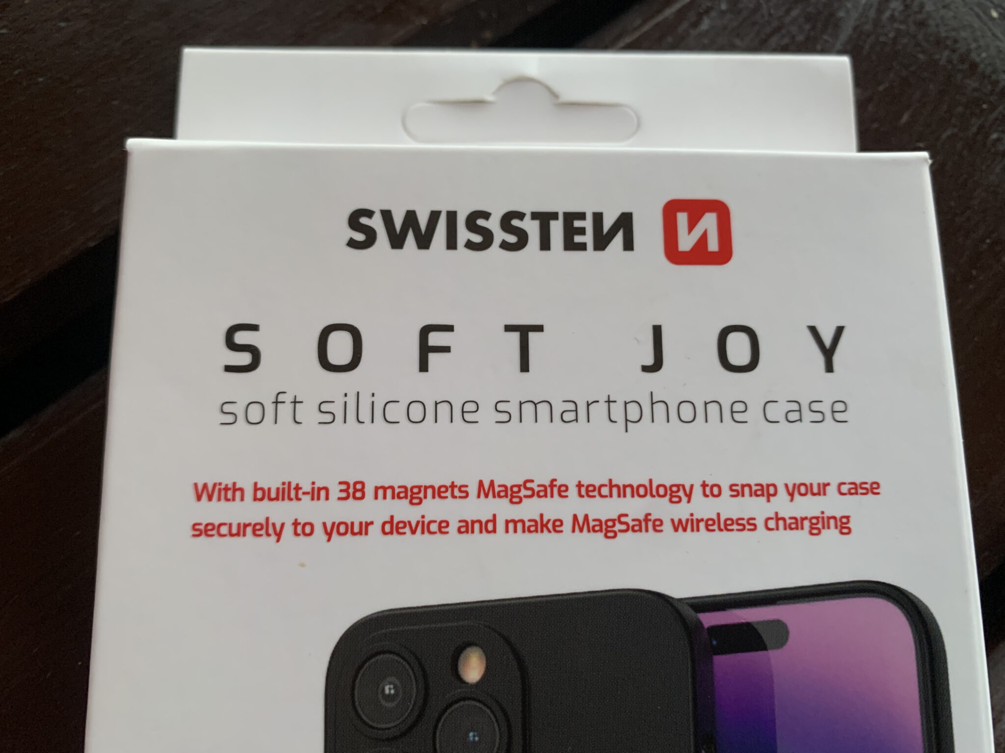 Recenze krytu pro iPhone Swissten Soft Joy Magstick: Minimalismus s ...