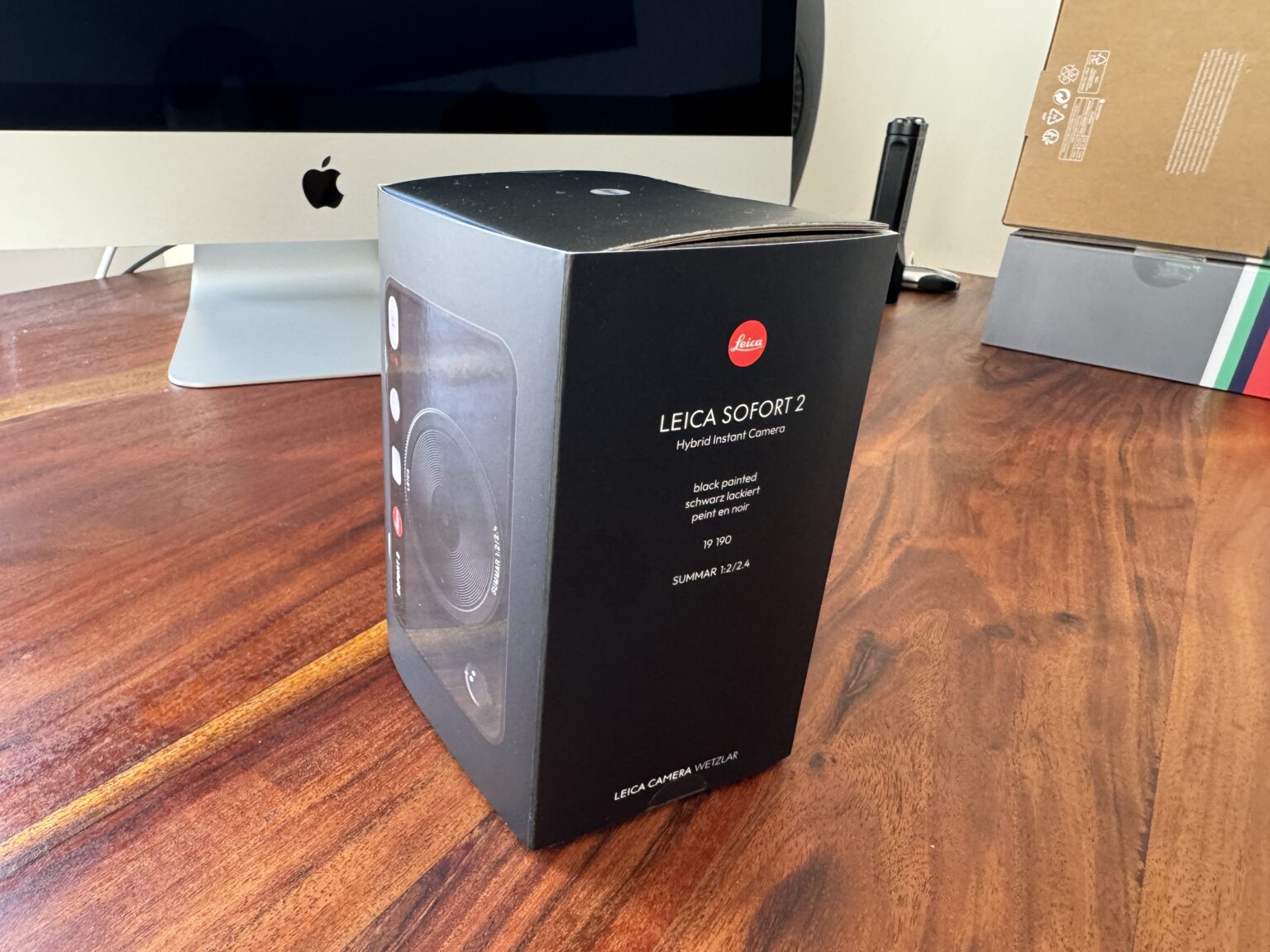 Unboxing Leica Sofort 2 a první vytištěná fotka – Letem světem Applem