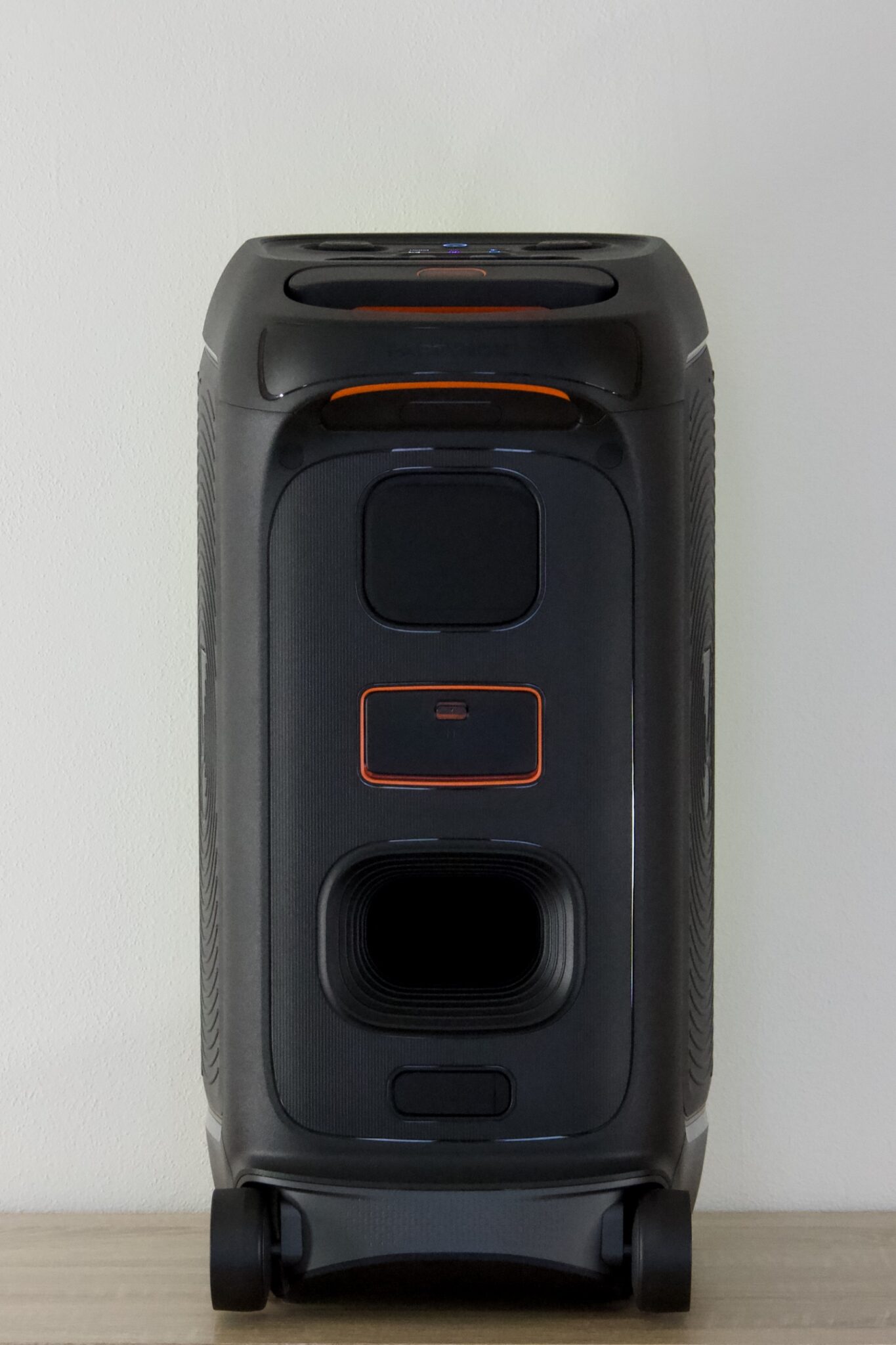 JBL PartyBox STAGE 320 レビュー: 予想外の機能を備えた完璧なサイズのパーティーマスター - Letem svetem ...