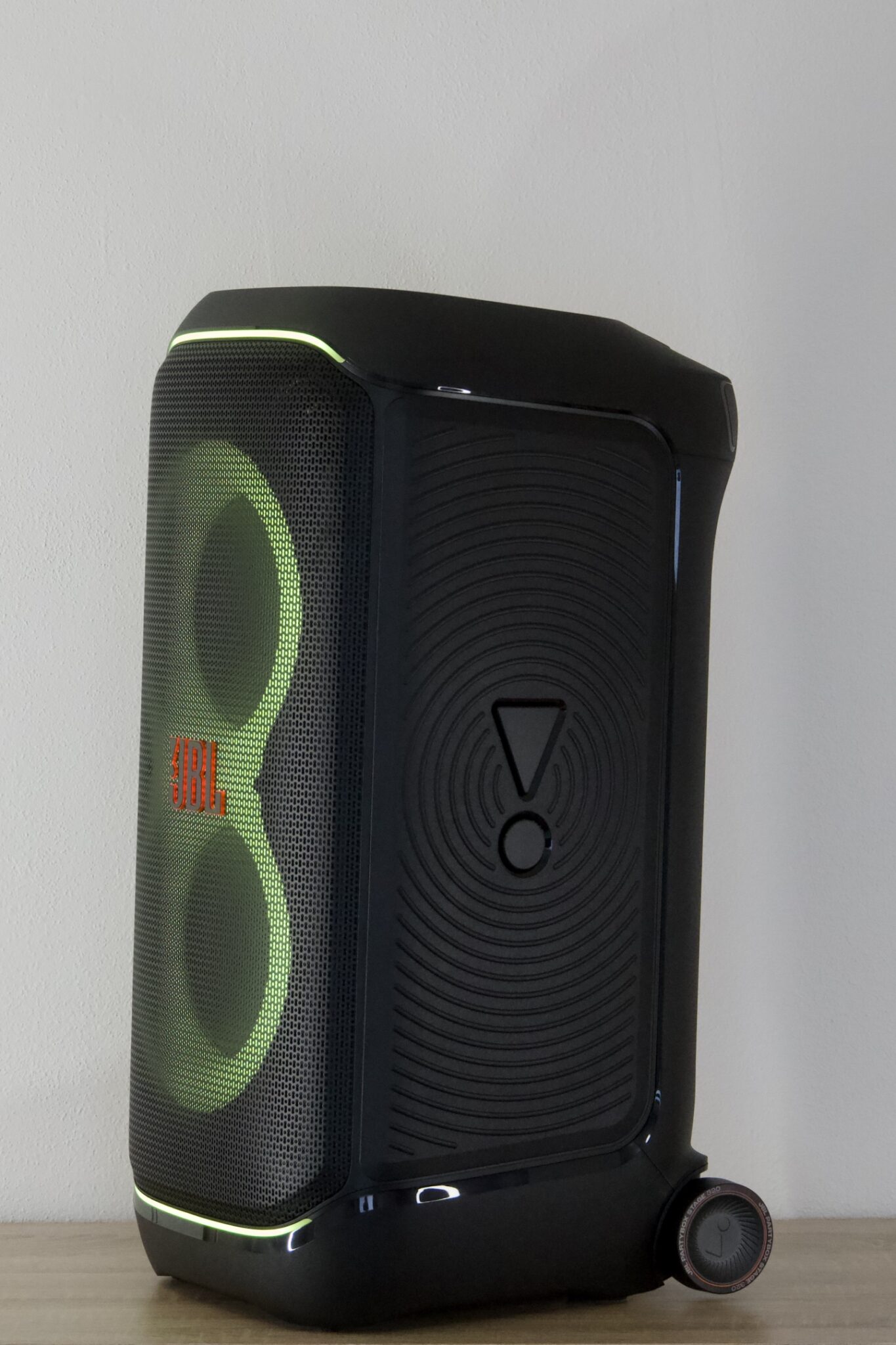 Recenze JBL PartyBox STAGE 320: Mistr večírků ideální velikosti a ...