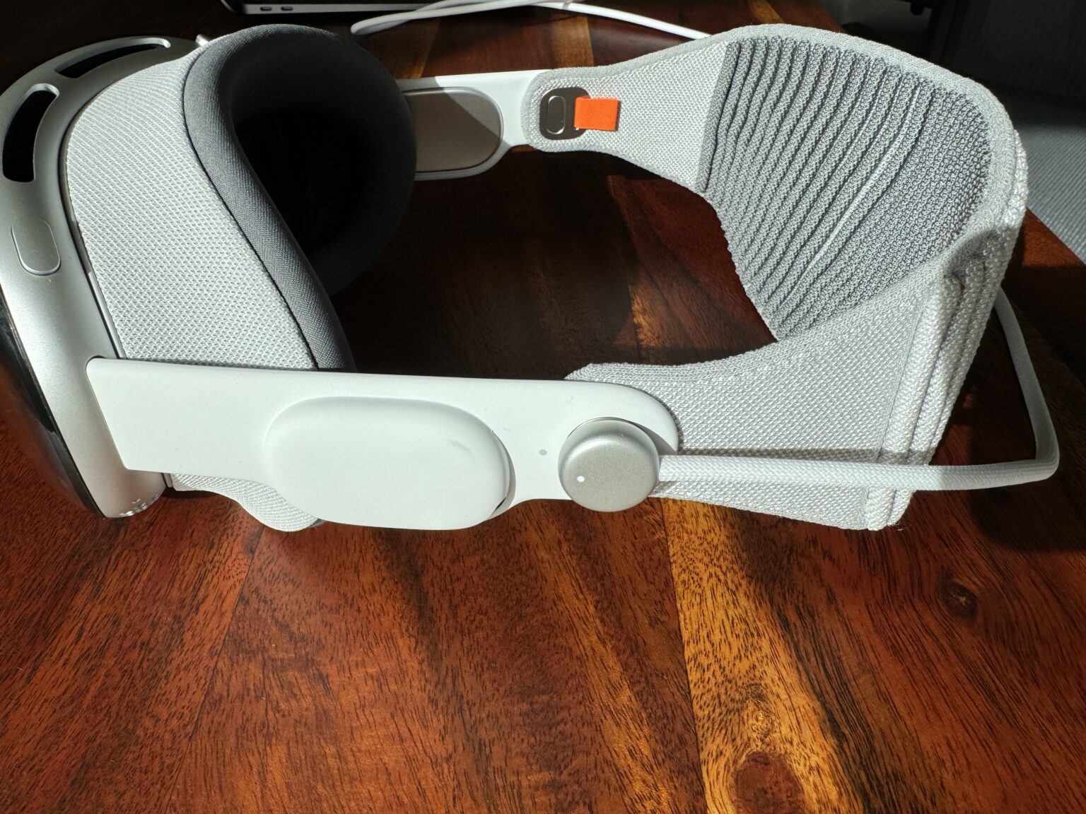 Vision Pro 2 letos nevyjde, s jeho levnější verzí však Apple stále ...