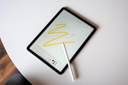 Recenze Tactical Roger Pencil Pro: Alternativa Apple Pencil na ...