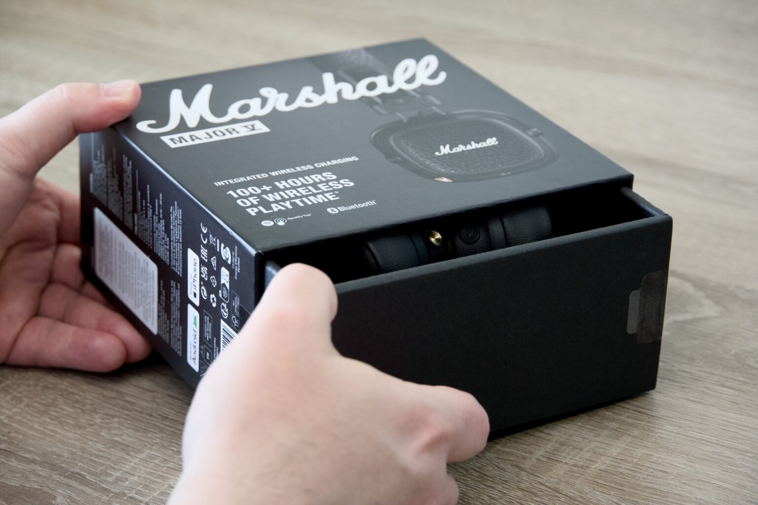 Revisión de Marshall Major V: auriculares cómodos, no solo inalámbricos ...