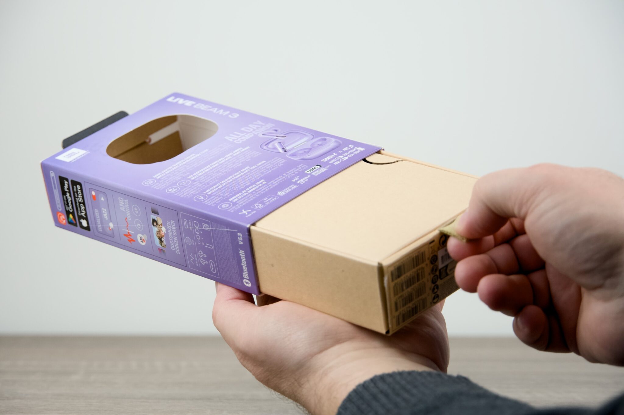 JBL Live Beam 3 리뷰: 다양한 기능, 터치 케이스, 뛰어난 내구성을 갖춘 헤드폰 - Letem svetem Applem