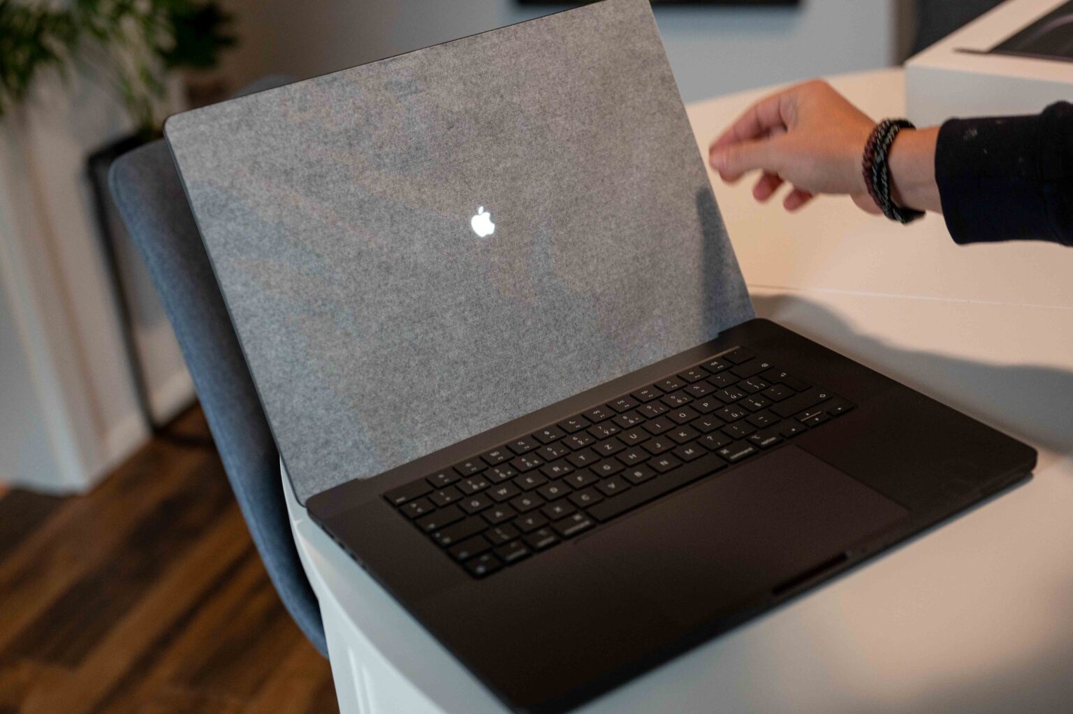 Review MacBook Pro M4 Pro: Incredible power you can take anywhere ...
