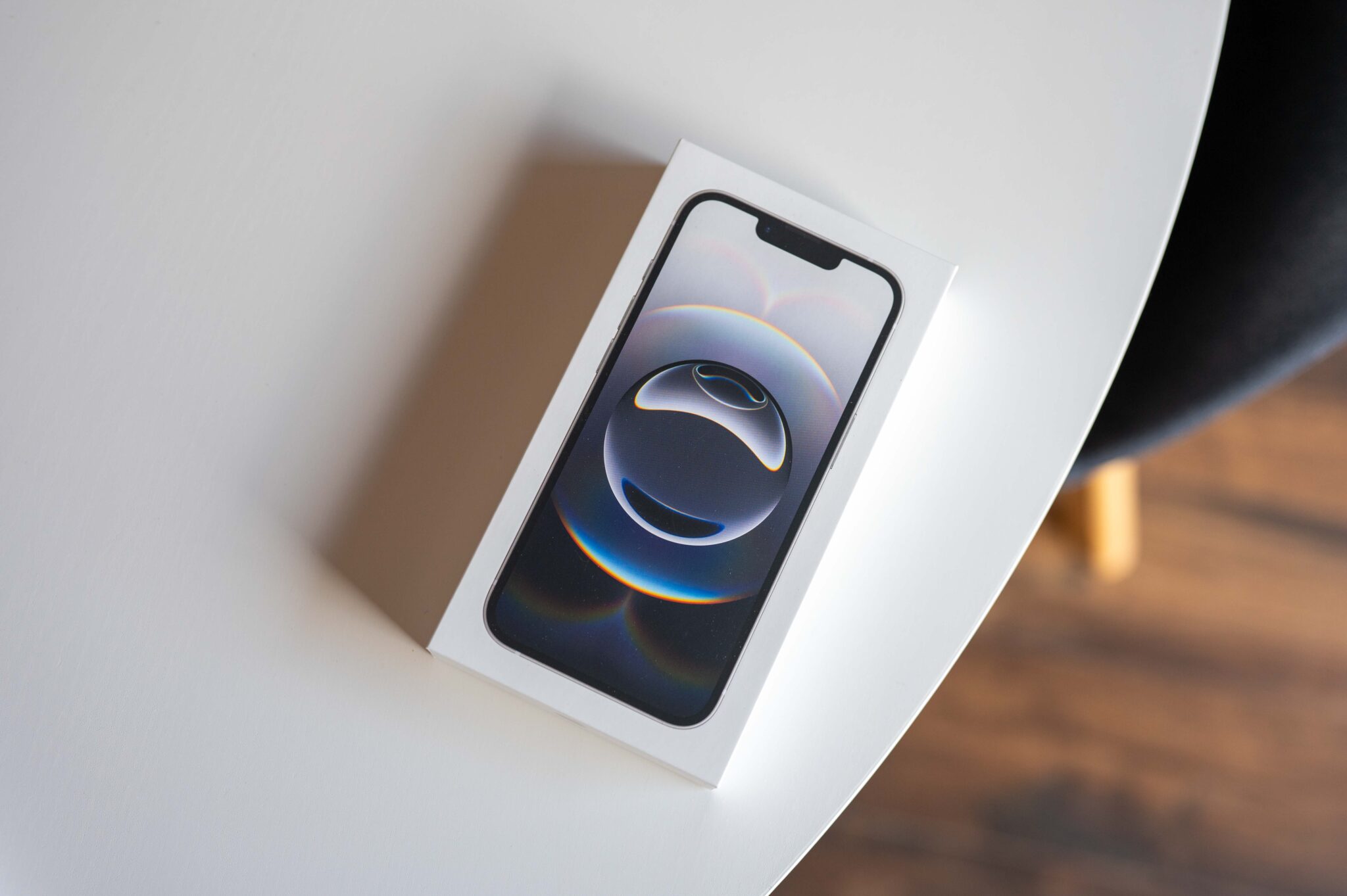 真的很懷念 iPhone 16e MagSafe？我們測試了 7,5W 無線充電速度—— Letem svetem Applem