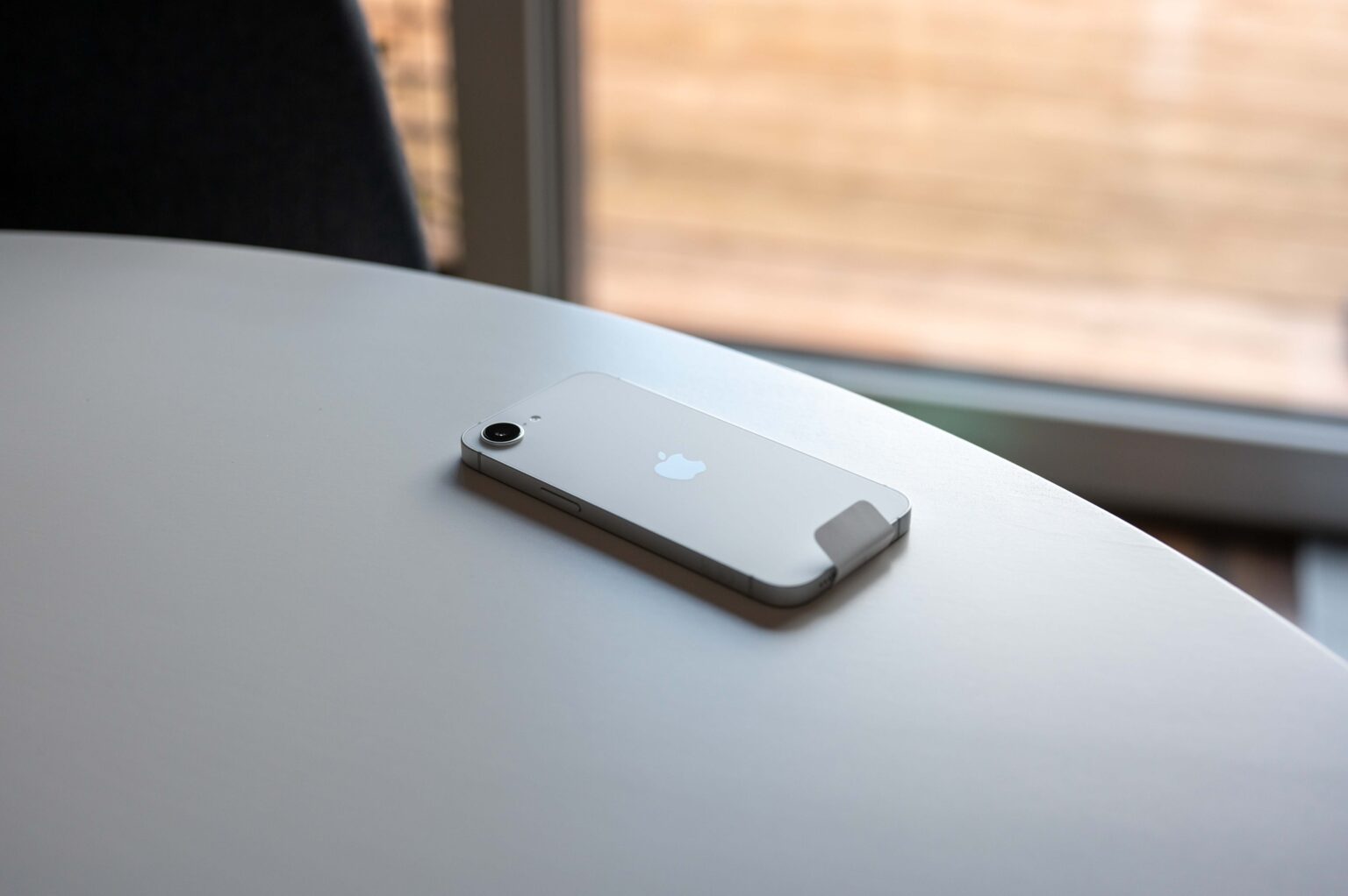 iPhone 16eはヨーロッパで最も売れている携帯電話のトップ10にランクインしています！しかし、落とし穴があります。 Letem svetem Applem