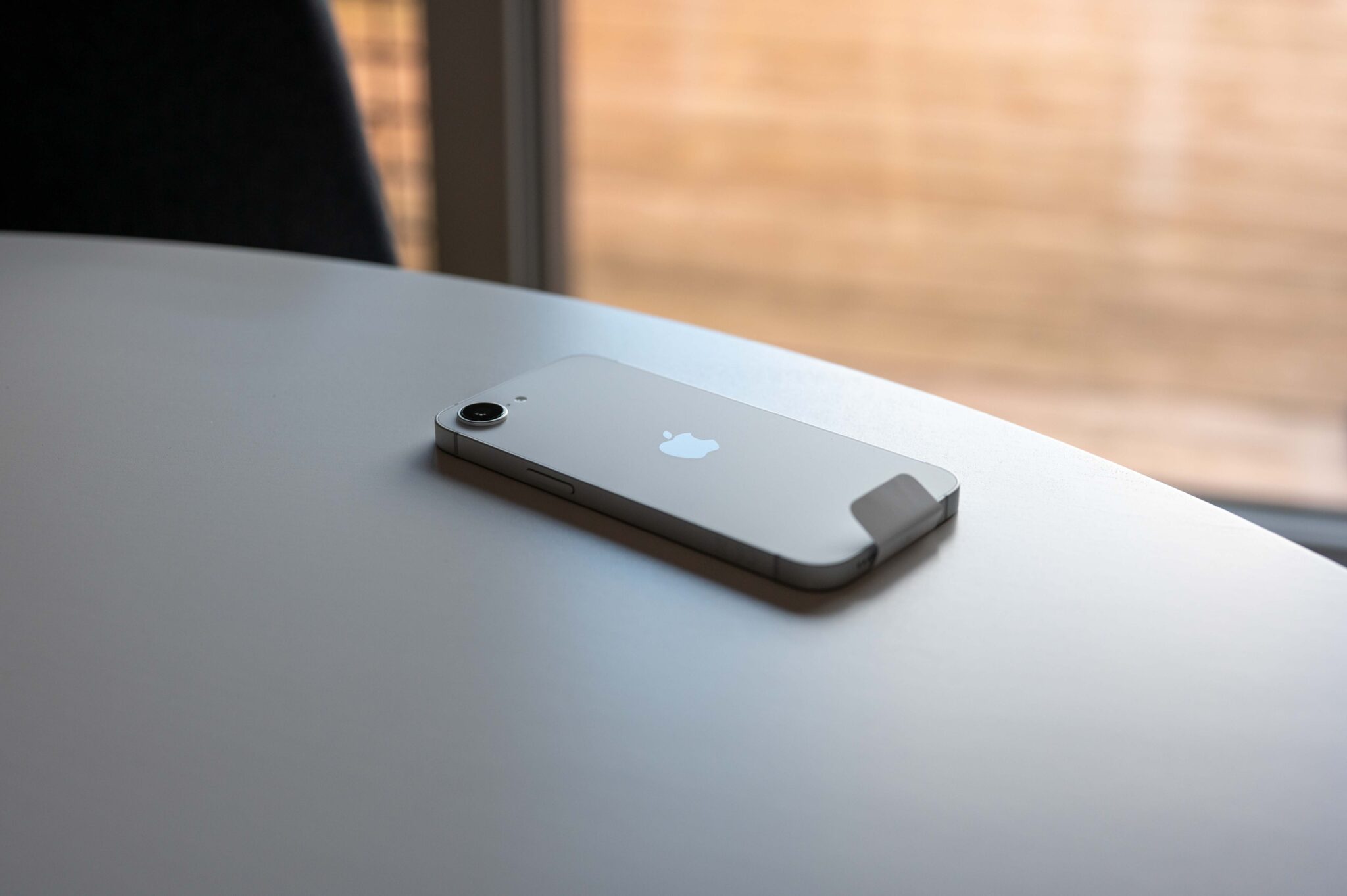 iPhone 17eは来年には必ず登場すると、尊敬されるアナリストが主張している。 Letem svetem Applem