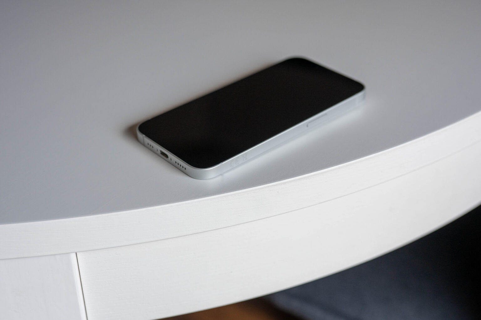 iPhone 16e recenze: V mnoha ohledech kontroverzní, přesto však opět výjimečný – Letem světem Applem