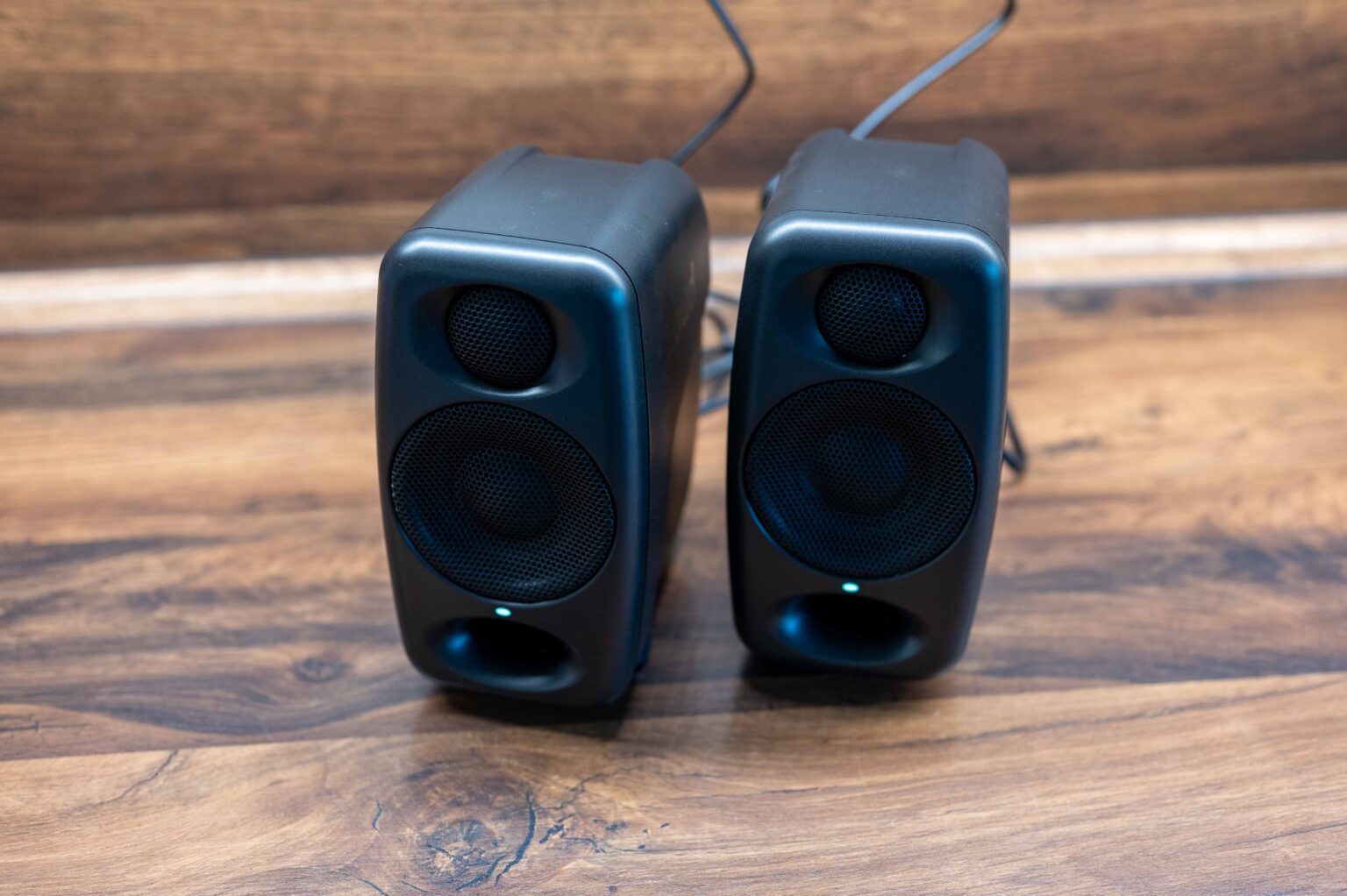 סקירת IK Multimedia iLoud Micro Monitor Pro: אתה רק רוצה לשמוע את זה ...