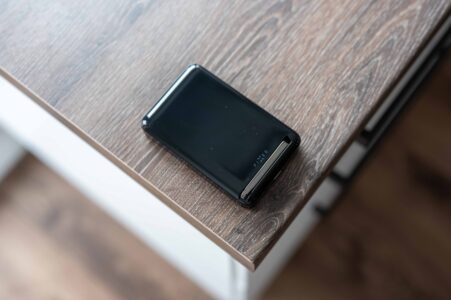 FIXED MagZen 10 Pro 리뷰: 까다로운 사용자를 위한 세련된 무선 파워뱅크 – Letem svetem Applem