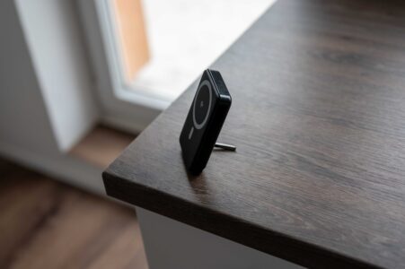 FIXED MagZen 10 Pro 리뷰: 까다로운 사용자를 위한 세련된 무선 파워뱅크 – Letem svetem Applem