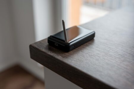 FIXED MagZen 10 Pro 리뷰: 까다로운 사용자를 위한 세련된 무선 파워뱅크 – Letem svetem Applem