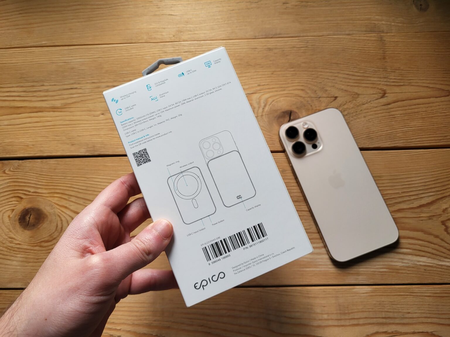 EPICO EM45 パワーバンクレビュー：コンパクトで耐久性があり、ディスプレイ付き – Letem svetem Applem