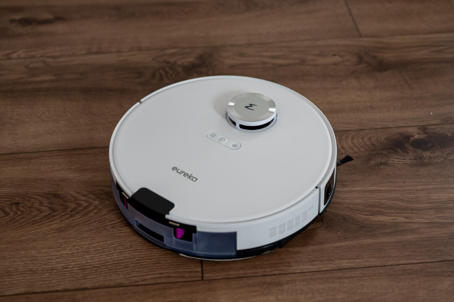 Eureka E20 Plus Review: Robotic vacuum cleaner with great price ...