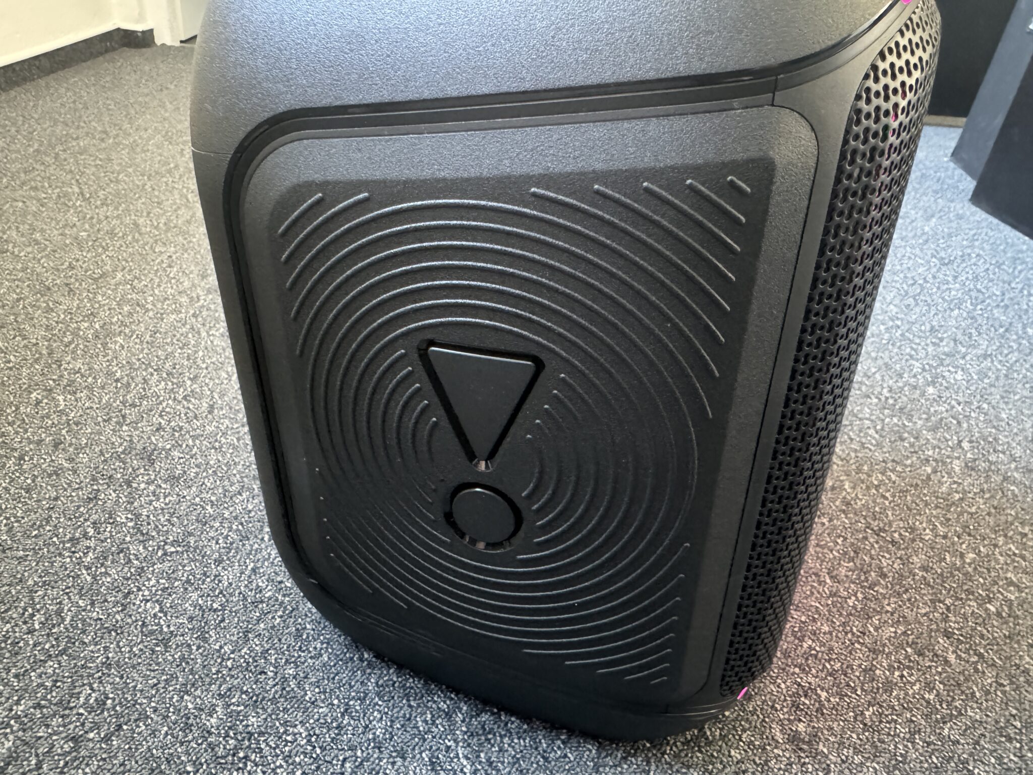 JBL PartyBox Encore 2 Review: An Incredibly Powerful Party Speaker ...