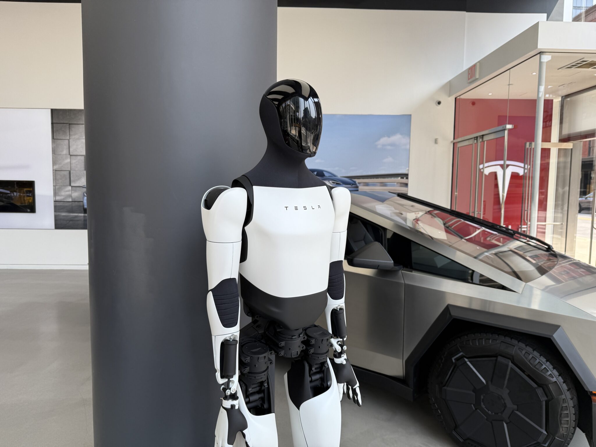 Tesla sta per terminare la produzione dei modelli S e X. Elon Musk sta ...