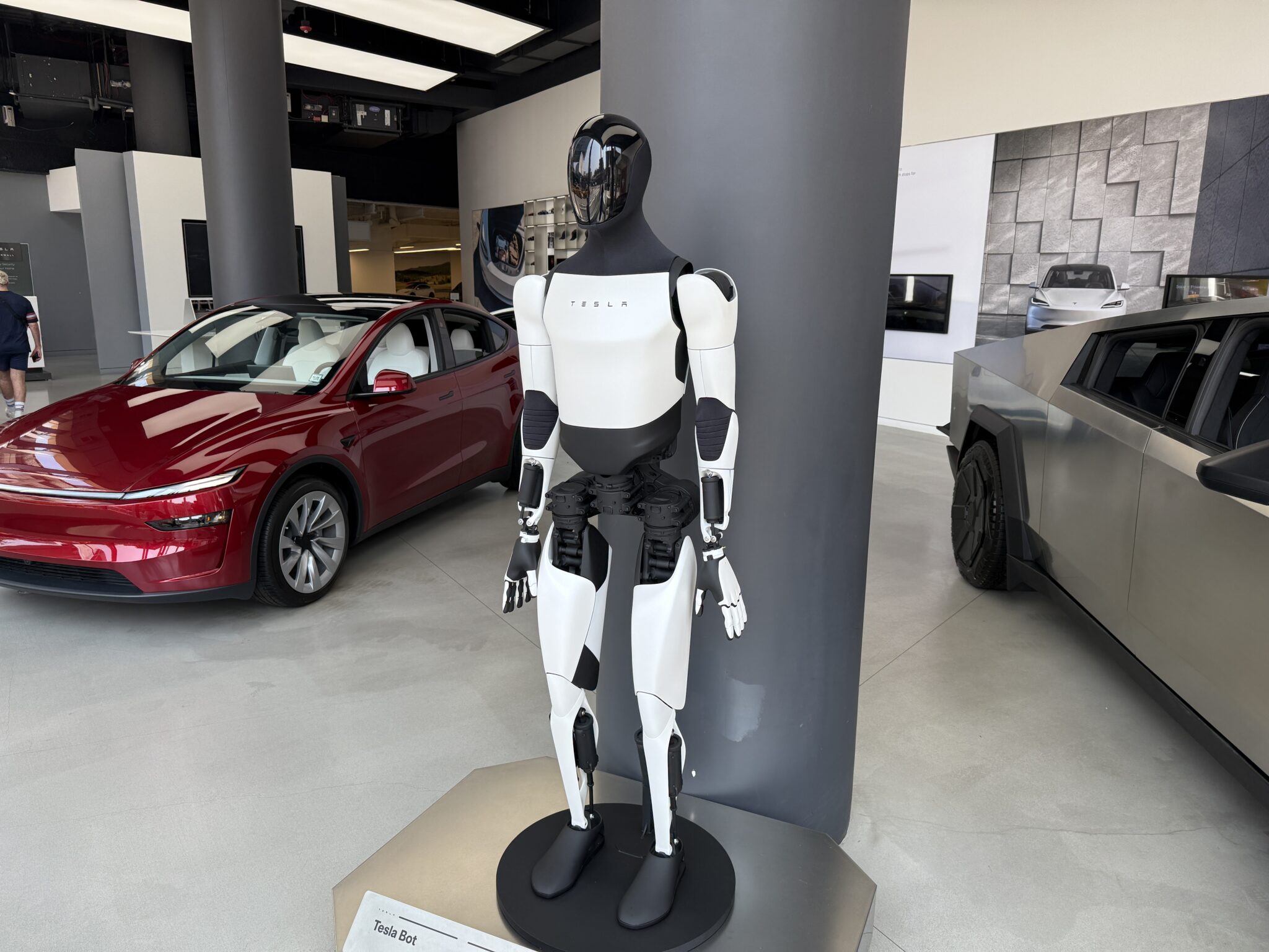 Tesla szykuje rewolucję na drogach w UE! Oczekuje się, że autonomiczna ...