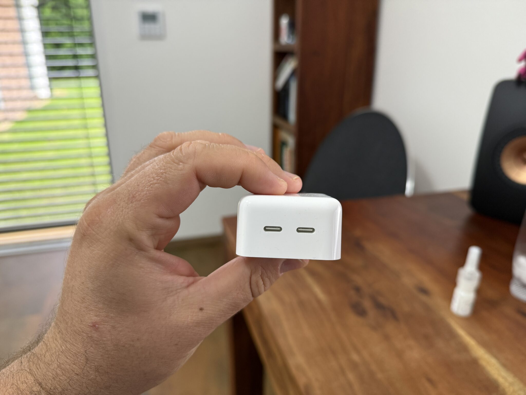 Review Apple 35W Dual USB-C Port Compact Power Adapter: the only ...