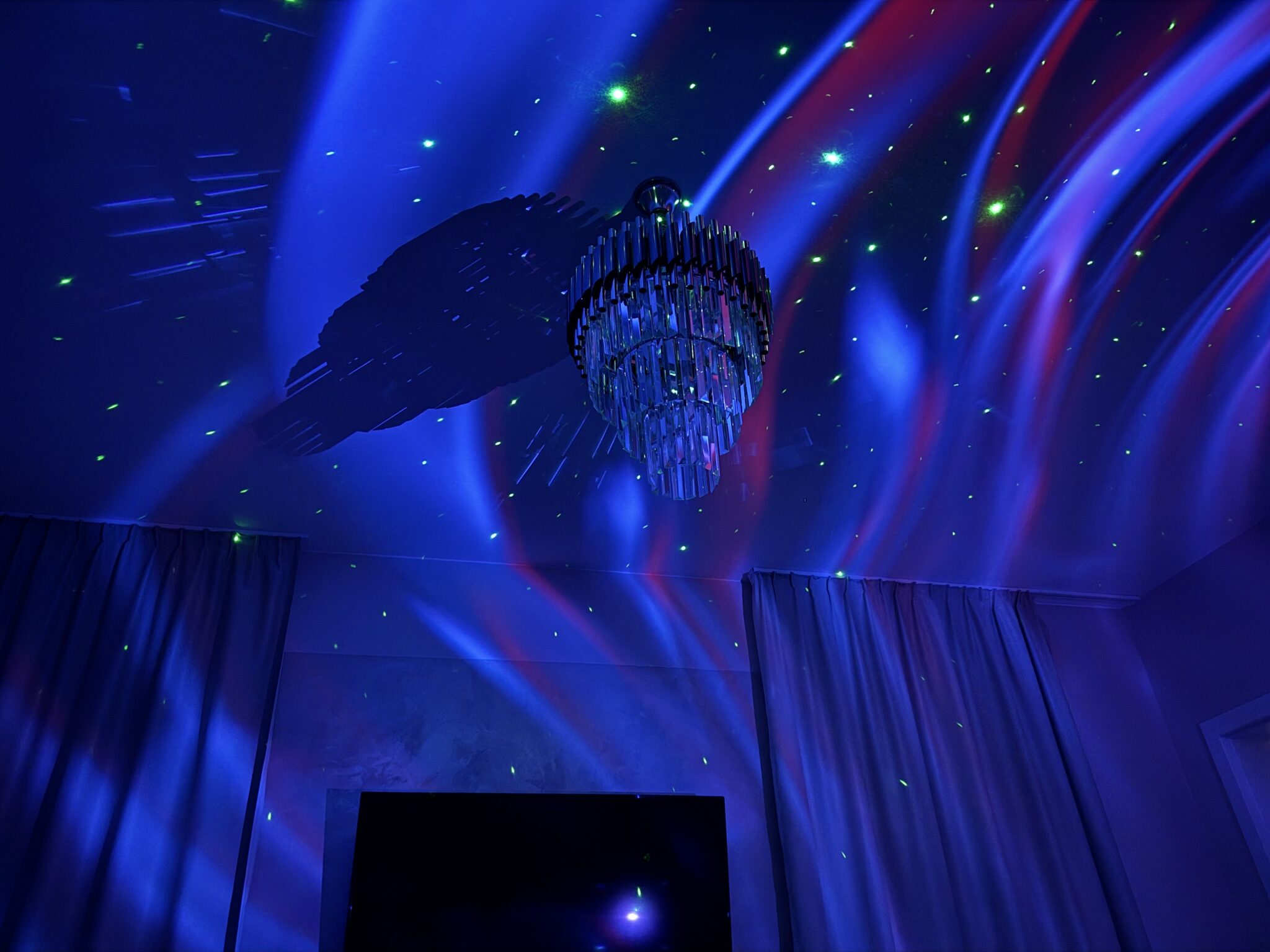 Recenze Govee Galaxy Light Projector Pro Matter: Hvězdná obloha u vás ...