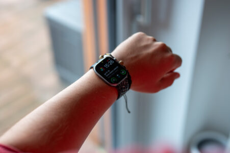 Квартал года с AirPods Pro 3 в Apple Watch 11: Один вызовет волнение ...