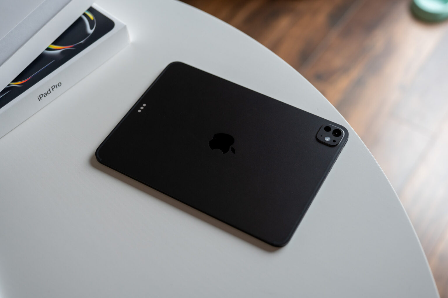 Recenzie iPad Pro M5: Cea mai bună tabletă din lume, dar nu pentru ...
