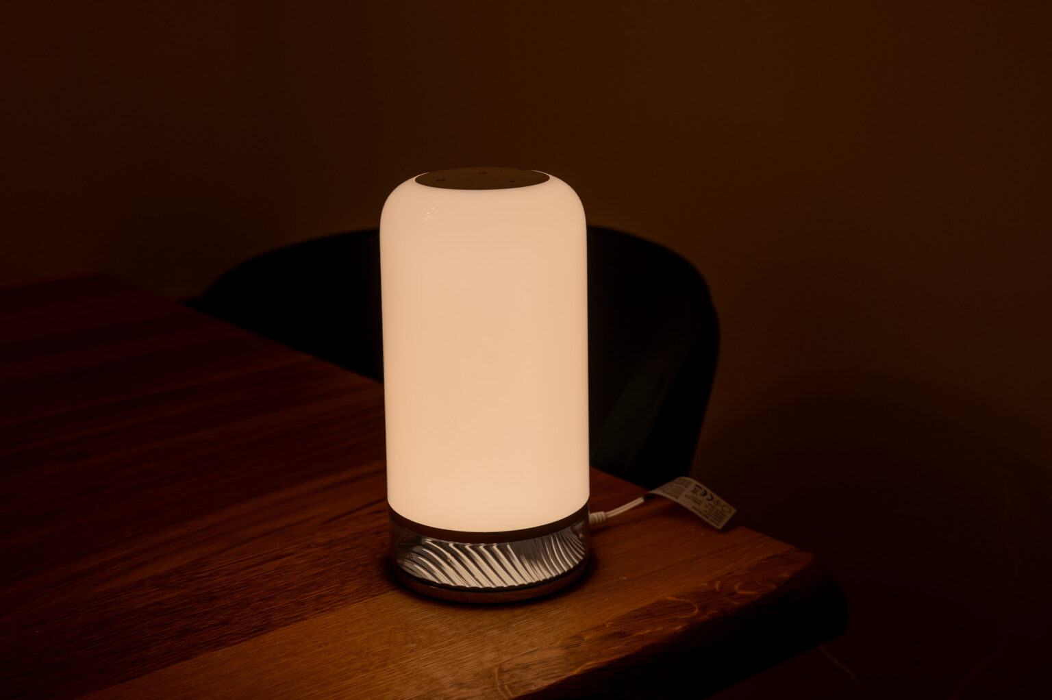Reseña de la lámpara de mesa Govee 2 RGBW: una lámpara inteligente que ...