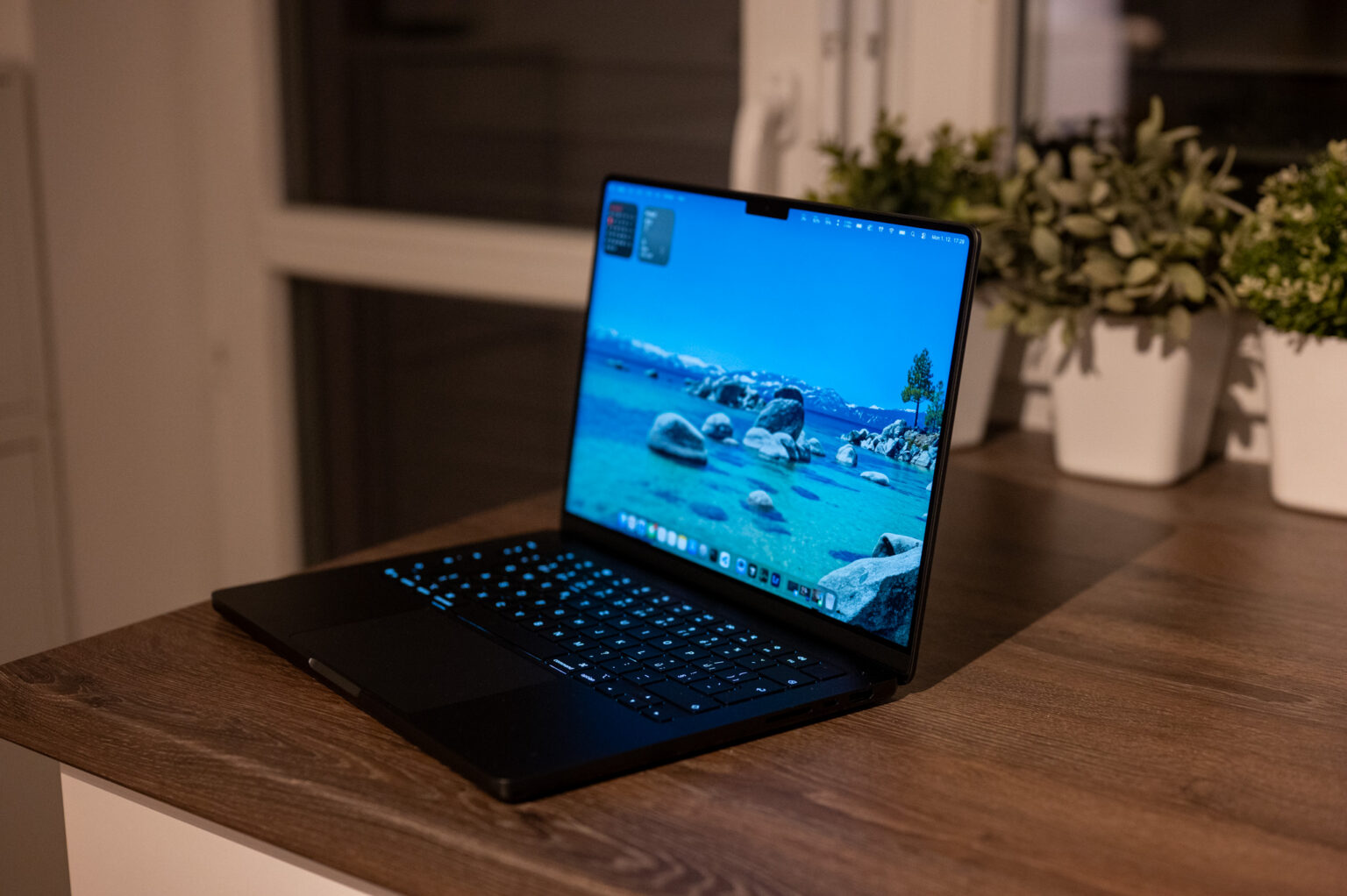 First touch MacBook will arrive next year! Will offer Dynamic Island ...