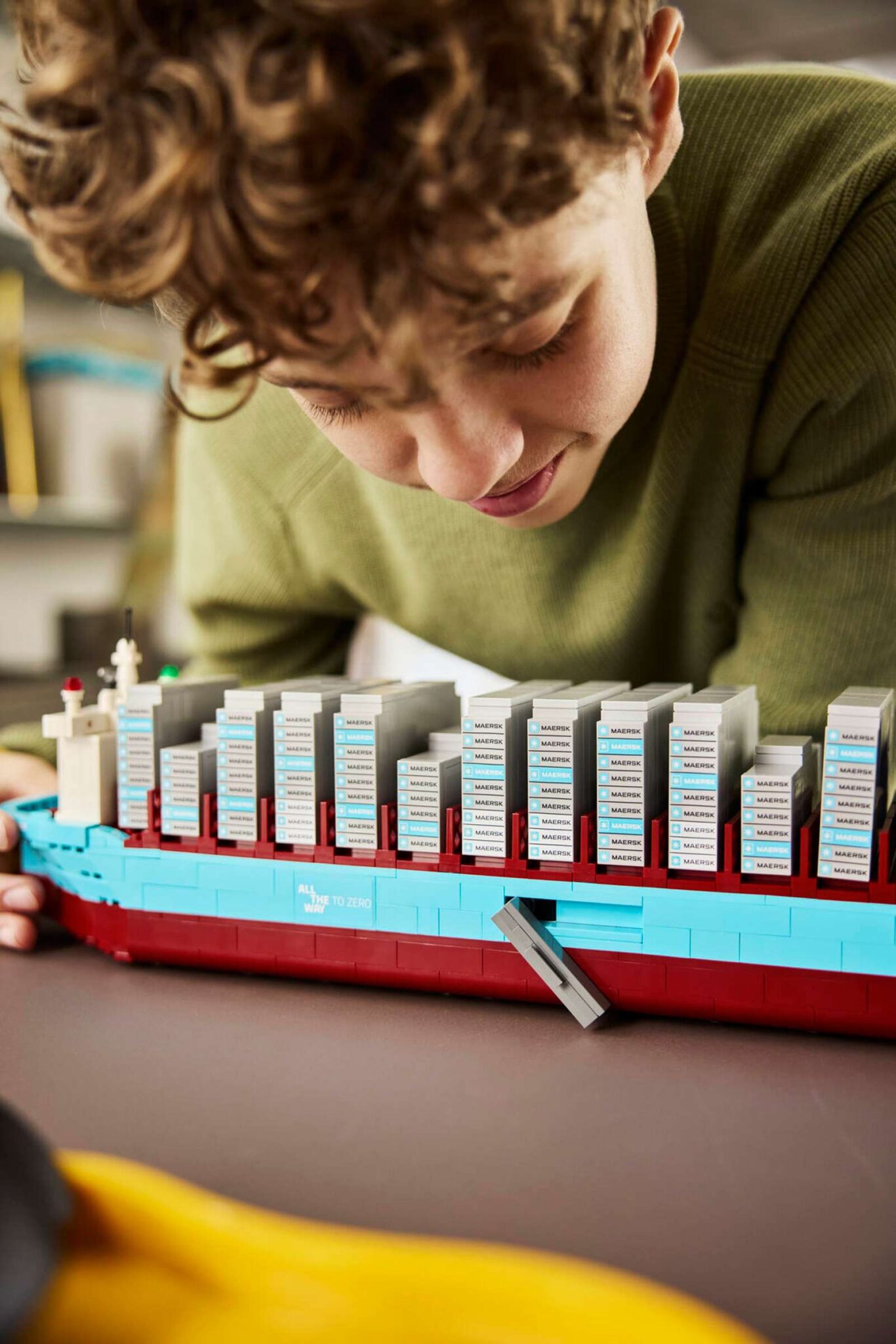 LEGO has introduced another treat! This container ship is a must-have ...