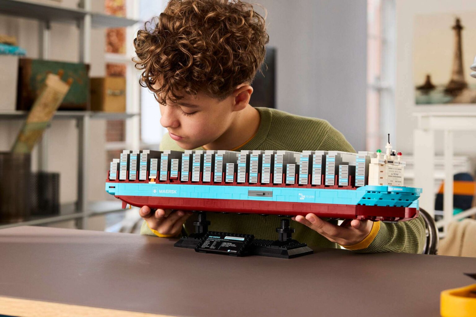 LEGO ha presentato un'altra chicca! Questa nave portacontainer è un ...